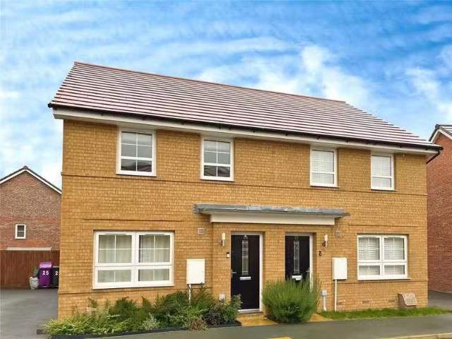 For Rent! 2 BA 3 bedroom Semi Detached House to rent, Brassey.