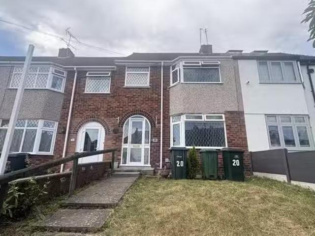 Just in! 2 BA 3 bedroom terraced house for rent in Gretna Road.