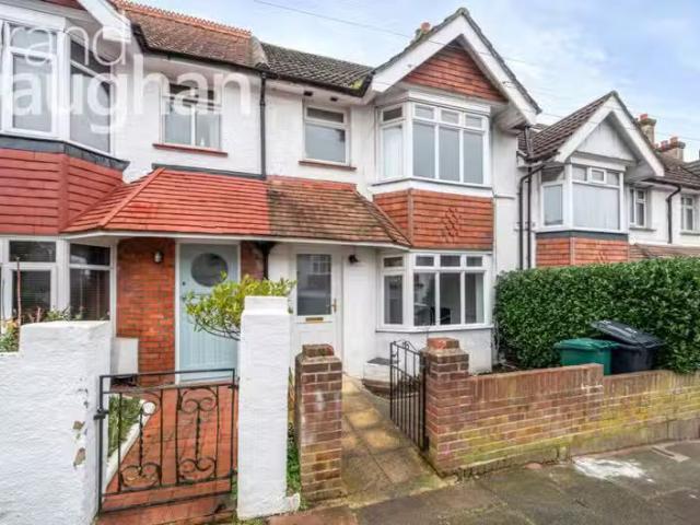 Cozy 2 BA 3 bedroom terraced house for rent in Hollingdean Ter.