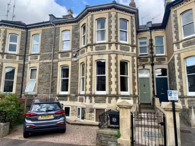 Deal! 2 BA 1 bedroom flat for rent in St. Ronans Avenue, Brist.