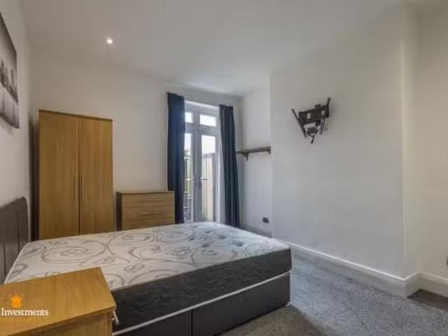 Cheap 2 BA 1 bedroom house of multiple occupation for rent in.