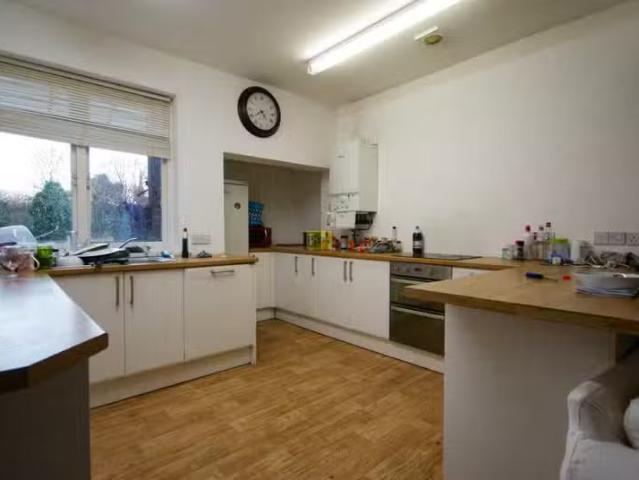 Cozy 2 BA 1 bedroom property for rent in Bournbrook Road, Sell.