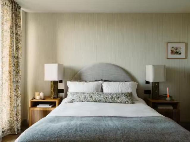 Deal! 2 BA 2 bedroom apartment for rent in The Eades, 11 Selbo.