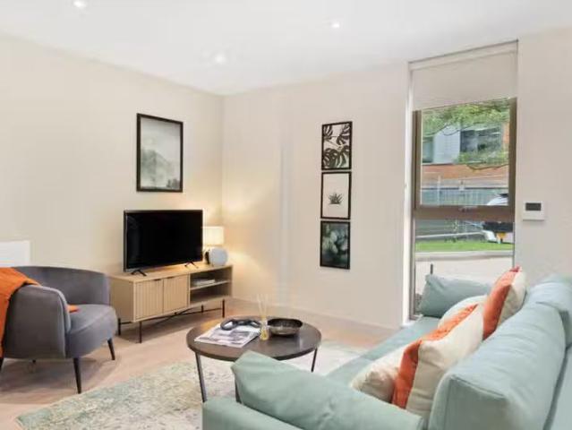 Unique 2 BA 2 bedroom apartment for rent in The Oakgate, KT22