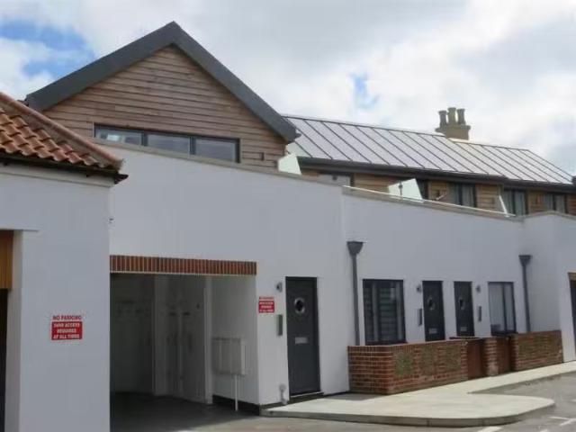 For Rent! 2 BA 2 bedroom apartment for rent in Flat 5 Anchor P.