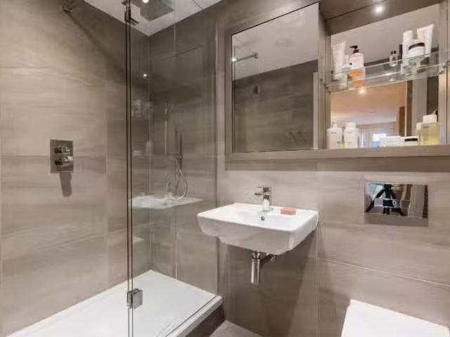 Rental! 2 BA 2 bedroom apartment for rent in Mcewan Walk, Edin.