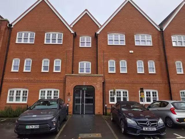 Cheap 2 BA 2 bedroom apartment for rent in Macniece Close, Se.