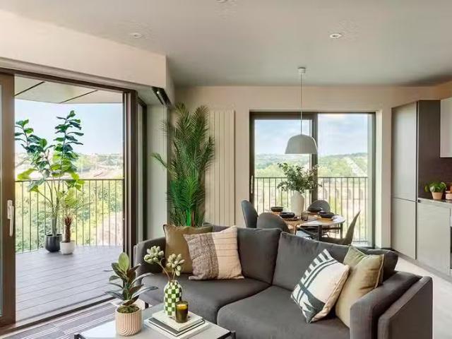 Cozy 2 BA 2 bedroom apartment for rent in New England Street.