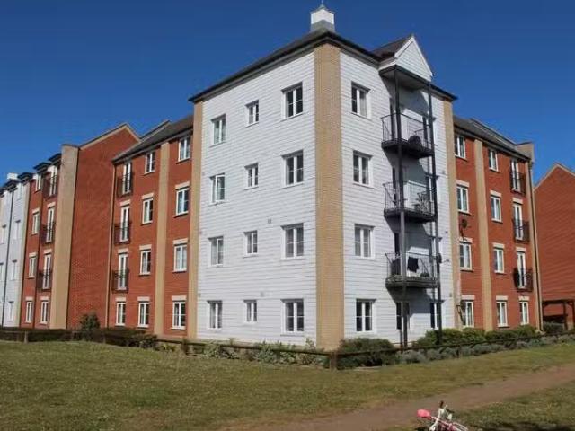 Unique 2 BA 2 bedroom apartment for rent in Provan Court, Foxh.