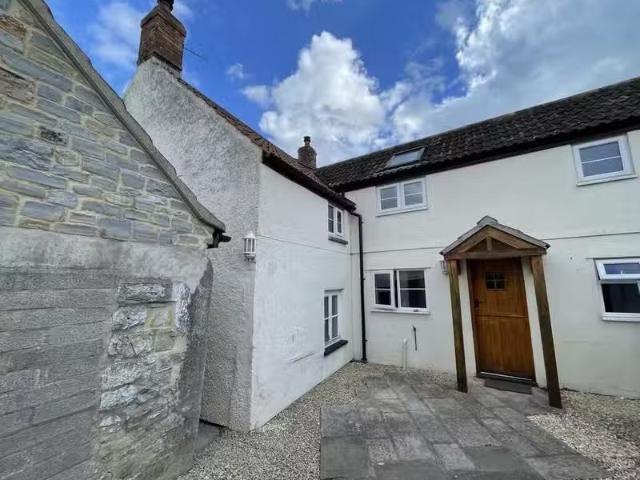 Cozy 2 BA 2 bedroom cottage for rent in Westhay, Glastonbury.
