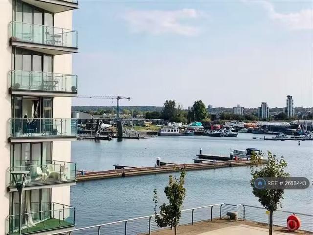 Rental! 2 BA 2 bedroom flat for rent in Basin Approach, London.