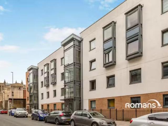 Charming 2 BA 2 bedroom flat for rent in Deanery Road, BS1