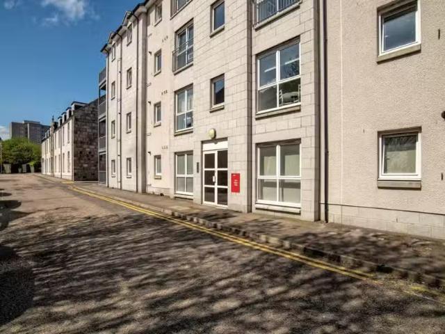 Charming 2 BA 2 bedroom flat for rent in Duff Street, Aberdeen.