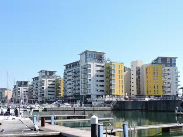 Cozy 2 BA 2 bedroom flat for rent in Fiador Court, 6 Midway Qu.