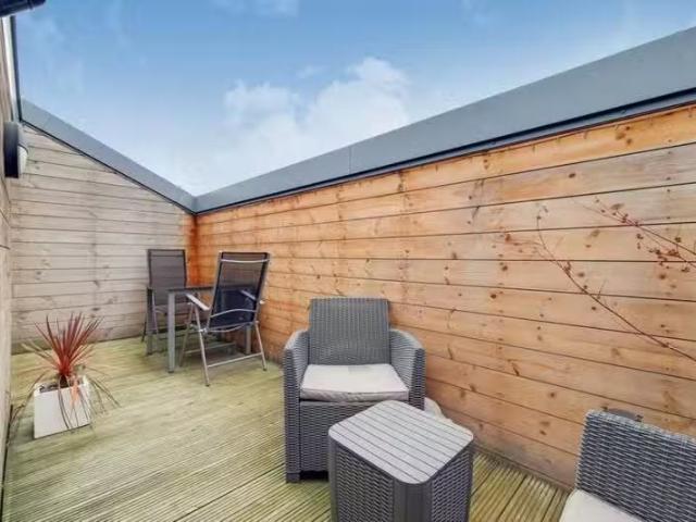 Cozy 2 BA 2 bedroom flat for rent in Keeping Court, Bromley, BR2