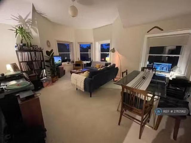 New 2 BA 2 bedroom flat for rent in Manor House, Bournemouth.