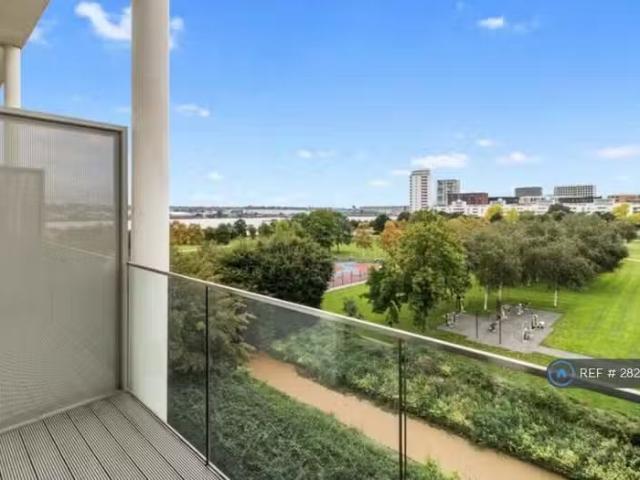 New 2 BA 2 bedroom flat for rent in Parkside Court, London, E16