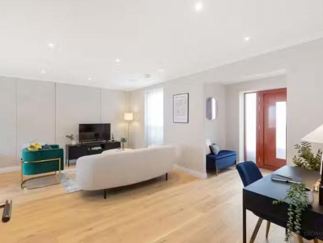 New 2 BA 2 bedroom flat for rent in Upper Lattimore Road, St..