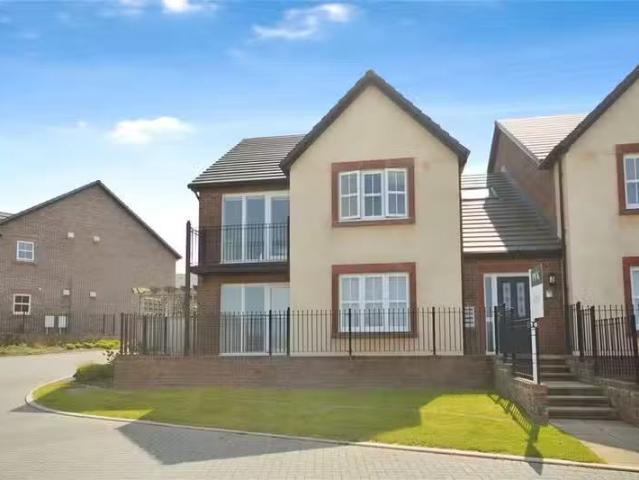 Unique 2 BA 2 bedroom Flat to rent, Waters Edge Close, Whiteha.