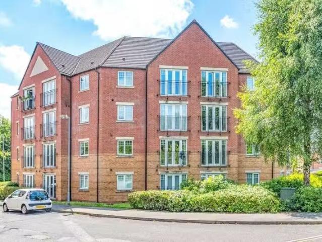 Deal! 2 BA 2 bedroom Flat to rent, Hedgerow Close, Redditch, B.