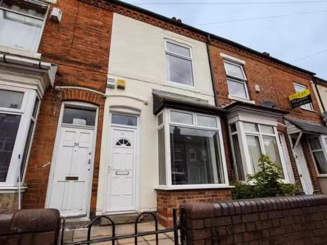 Cheap 2 BA 2 bedroom house for rent in Winnie Road, Birmingham.