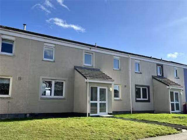Cheap 2 BA 4 bedroom Mid Terrace House to rent, Abbey Crescent.