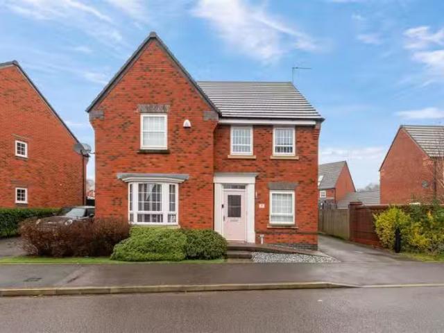 Just in! 2 BA 4 bedroom detached house for rent in Brick Kiln.