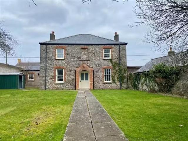 Cheap 2 BA 4 bedroom detached house for rent in West Farm Hous.