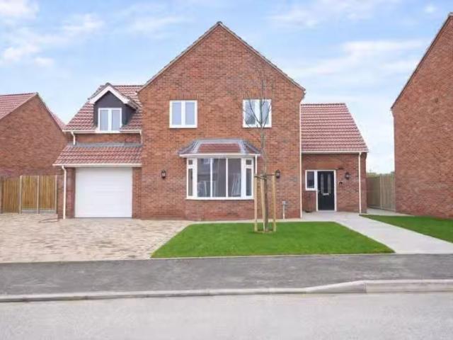 Deal! 2 BA 4 bedroom detached house for rent in White Horse Dr.