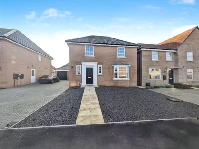 Nice 2 BA 4 bedroom Detached House to rent, Turners View, Darl.