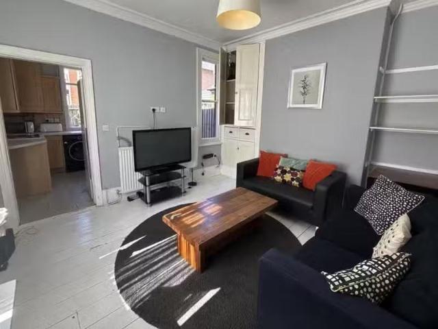 Nice 2 BA 4 bedroom end of terrace house for rent in Harold Ro.