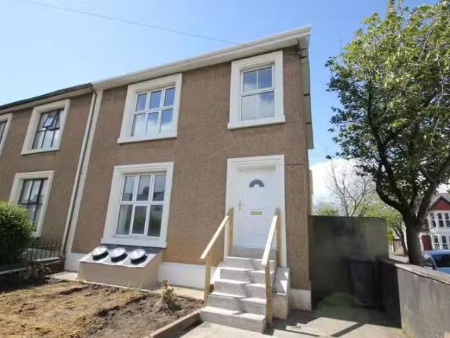 For Rent! 2 BA 4 bedroom flat for rent in Gabalfa, Cardiff, CF14