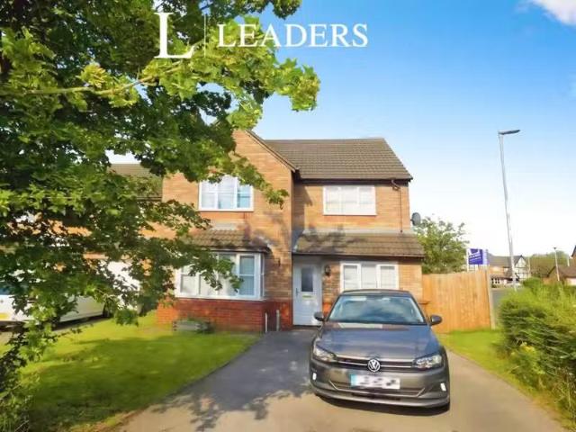 Cheap 2 BA 4 bedroom house for rent in Dexter Way, Middlewich.