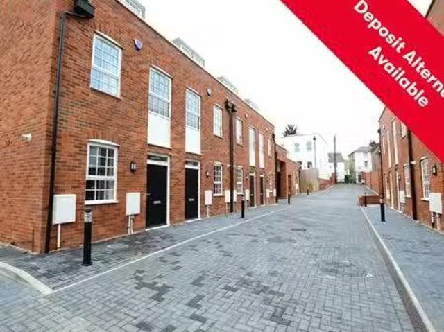 Cozy 2 BA 4+ bedroom house to rent in Kensington Mews, Tunbrid.