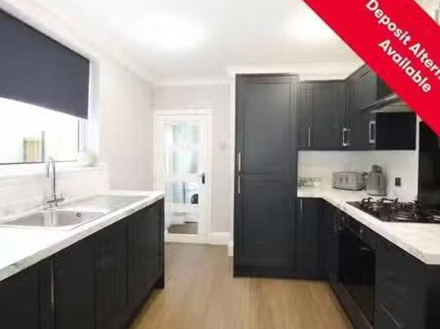 New 2 BA 4+ bedroom house to rent in Hall Street, Bristol, Som.
