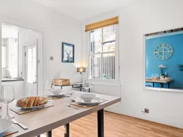 Cheap 2 BA 4 bedroom semi detached house for rent in Gibbon Ro.