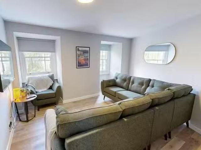 Rental! 2 BA 5 bedroom flat for rent in 7 Cromwell Road BS6 5H.