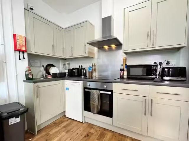 New 2 BA 5 bedroom flat for rent in Bournemouth Centre, BH8
