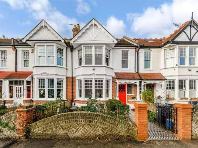Nice 2 BA 5 bedroom terraced house for rent in Belgrave Road.