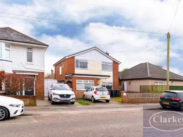 For Rent! 2 BA 6 bedroom detached house for rent in Ensbury Av.