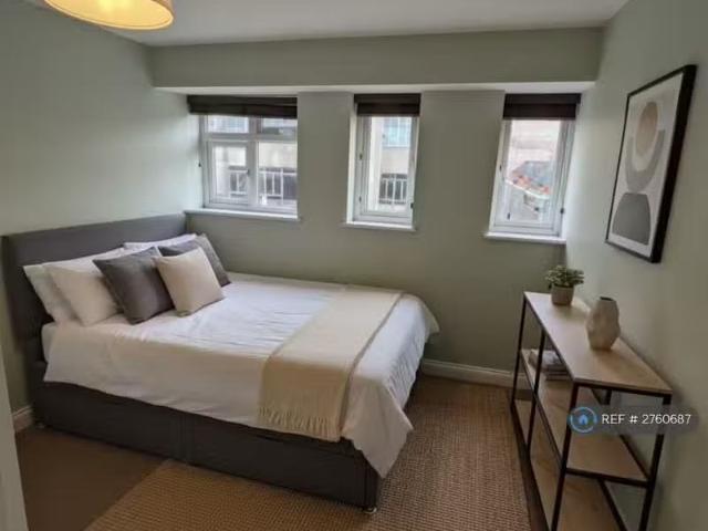Cheap 2 BA 6 bedroom flat for rent in Bond Street, Bristol, BS1