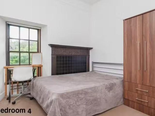 Unique 2 BA 6 bedroom flat share for rent in 0605L Candlemaker.