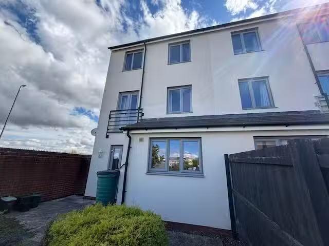 For Rent! 2 BA 6 bedroom house for rent in Home Leas Close, Ch.