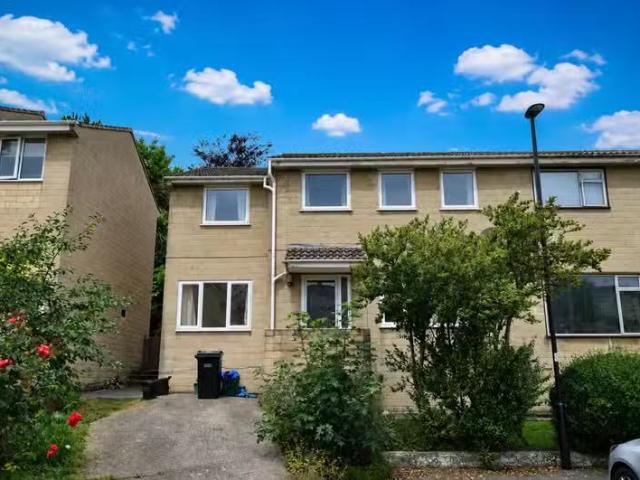 Cozy 2 BA 6 bedroom house share for rent in Ivy Avenue, BA2