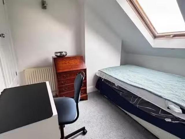 Deal! 2 BA House share for rent in Denmark Villas, Hove, BN3