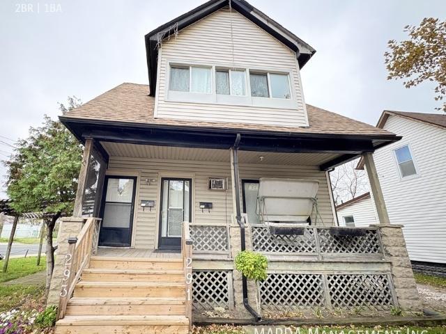 COZY 2 BED/1 BATH UPPER APT IN WALKERVILLE + HYDRO & GAS!