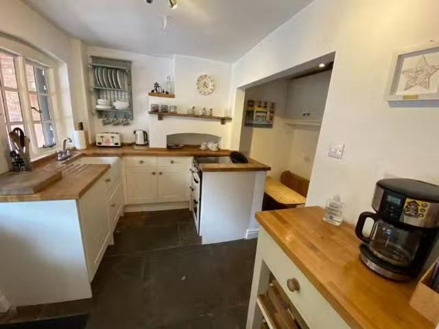 Cozy 2 bed house to rent in The Green, CV37, Stratford UPON Avon