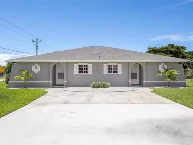 Cozy 2 Bed, 2 Bath Unit in Cape Coral $1800/month 628 Se 13.