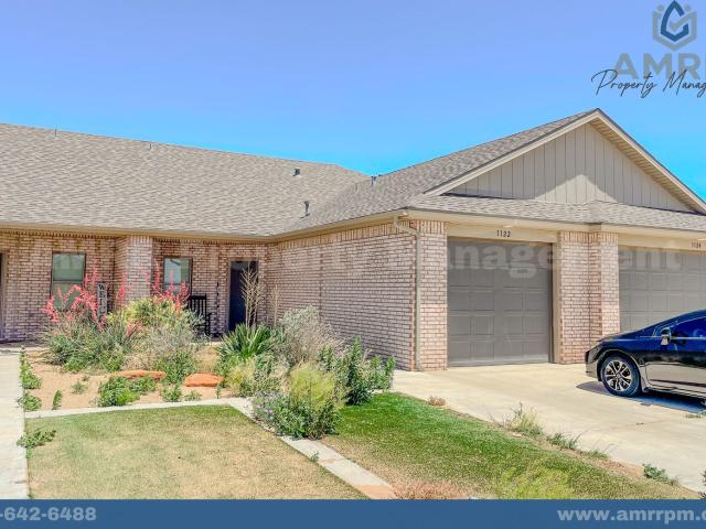 Cozy 2 Bedroom Townhome