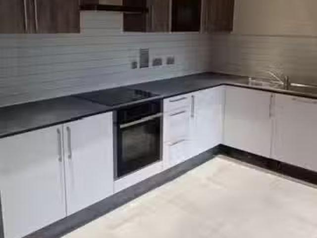 Deal! 2 bedroom apartment for rent in 284 Stratford Road, Soli.